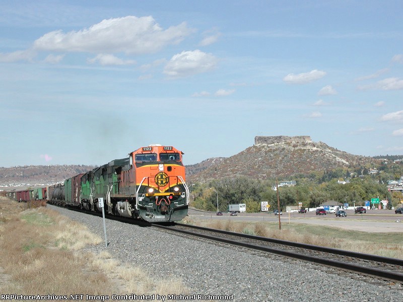 BNSF 1122